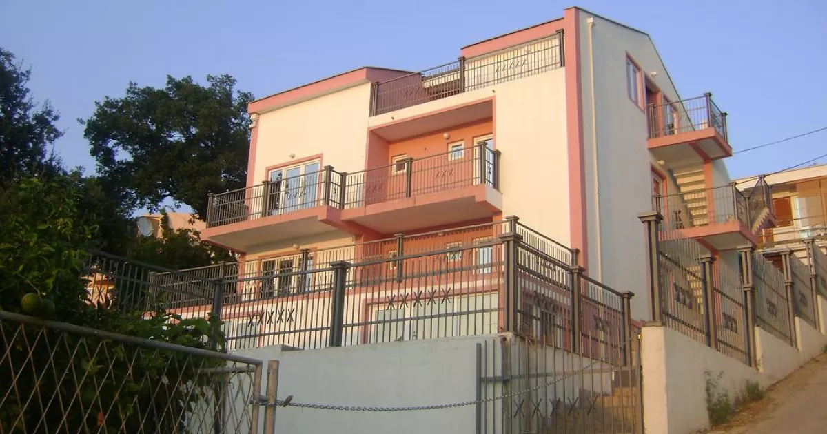 Kuća sa 12 apartmana, Ratac | Crna Gora Nekretnine