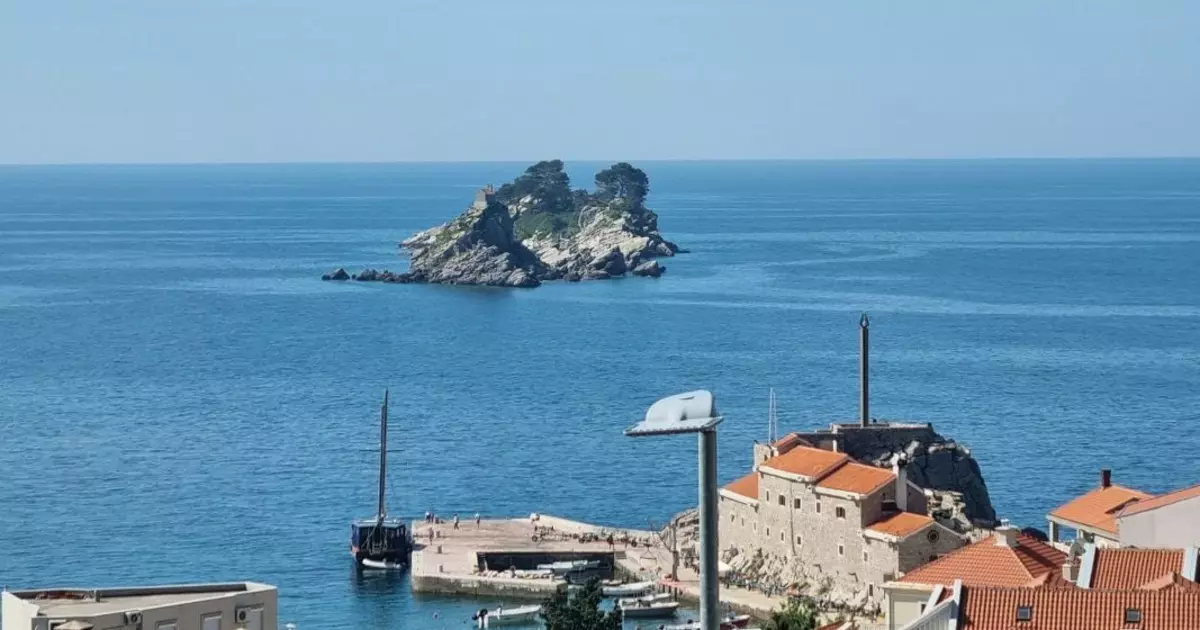 Trosoban stan u Petrovcu sa odličnim pogledom na more | Crna Gora ...