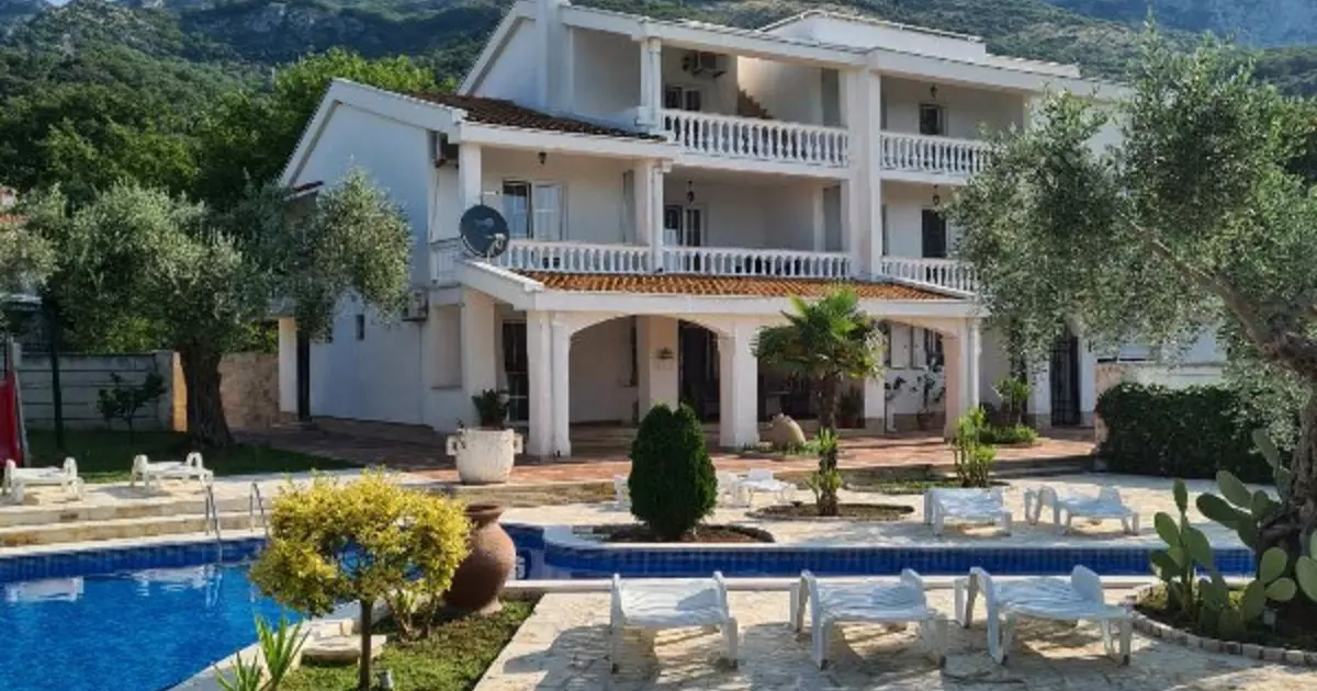 Vila mini-hotel sa bazenom u turističkom naselju Buljarica | Crna Gora Nekretnine