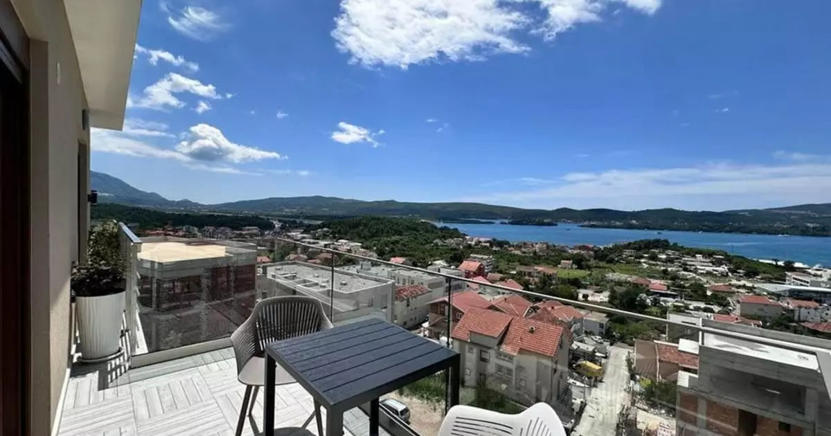 Penthaus s panoramskim pogledom na more, Tivat | Crna Gora Nekretnine